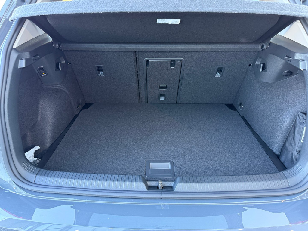 VW Golf Grau 01/2026